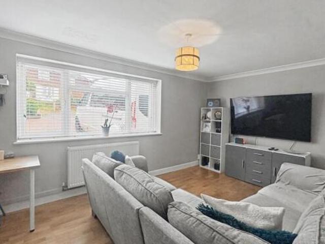 3 bedroom semi detached house for rent in Becketts Close, Orpington, BR6
