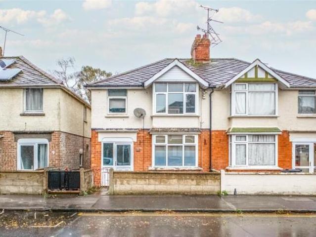 3 bedroom semi detached house for rent in Beckhampton Street, Swindon, Wiltshire, SN1