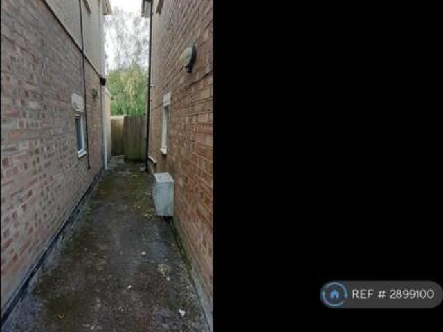3 bedroom semi detached house for rent in Beckhampton Street, Swindon, SN1