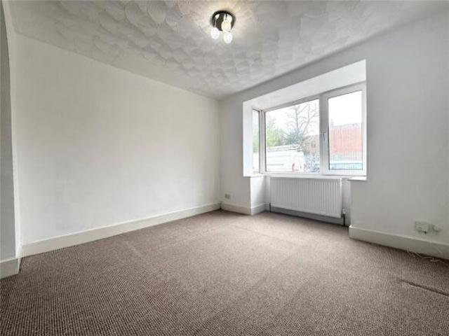 3 bedroom semi detached house for rent in Beckhampton Street, Town Centre, Swindon, Wiltshire, SN1