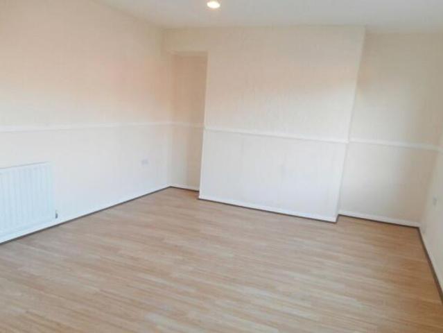 3 bedroom semi detached house for rent in Beckley Road, Nottingham, NG8