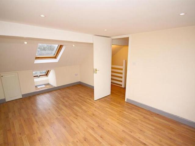 3 bedroom semi detached house for rent in Beddington Road, Orpington, BR5