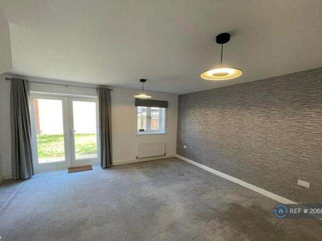 3 Bedroom Semi detached House For Rent In Bedford