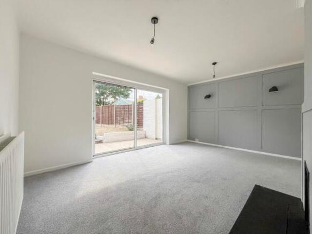 3 bedroom semi detached house for rent in Bee Lane, Wolverhampton, WV10