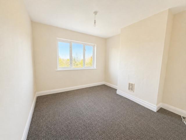 3 bedroom semi detached house for rent in Beech Avenue, Quinton, Birmingham, B32