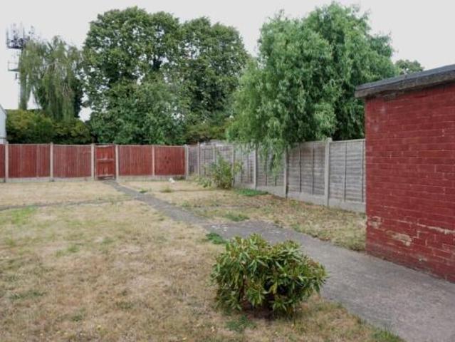 3 bedroom semi detached house for rent in Beechdale Road, Nottingham, NG8