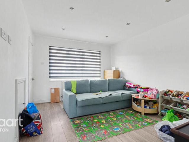 3 bedroom semi detached house for rent in Beeches Road, SUTTON, SM3