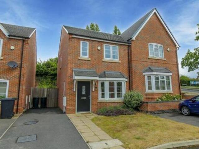 3 Bedroom Semi detached House For Rent In Beeston, Nottingham