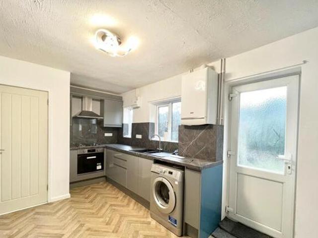 3 Bedroom Semi detached House For Rent In Beeston