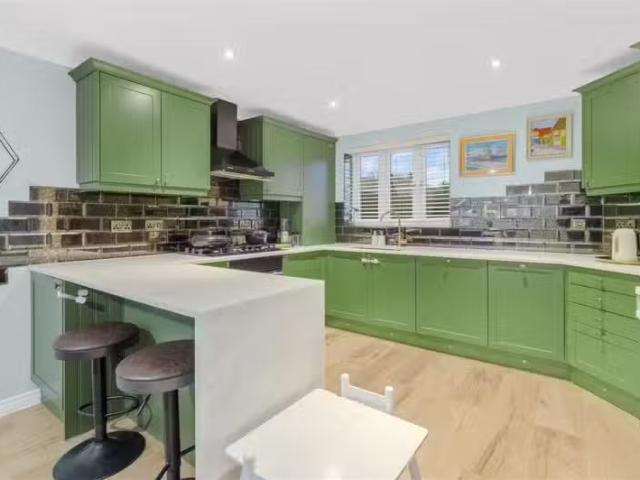 3 bedroom semi detached house for rent in Berkley Avenue, Hail.