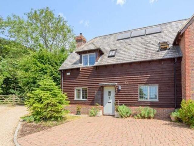 3 Bedroom Semi detached House For Rent In Berkshire