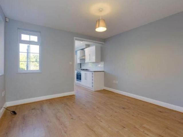 3 bedroom semi detached house for rent in Bethel Road, Sevenoaks TN13 3UE, TN13