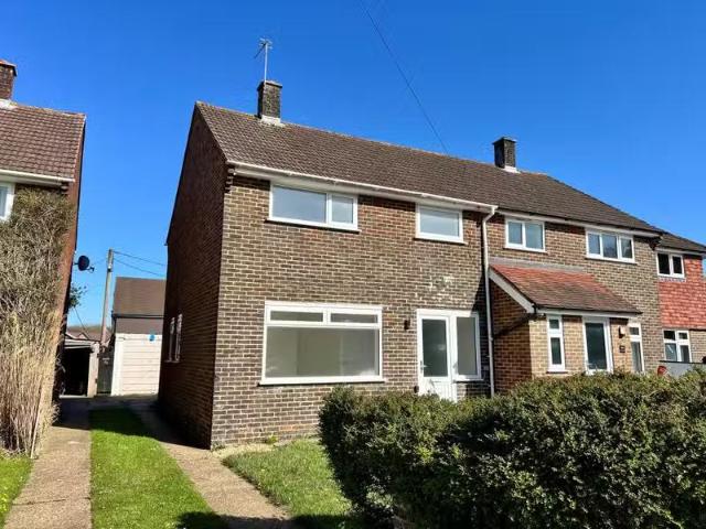 3 bedroom semi detached house for rent in Bevernbridge, South.