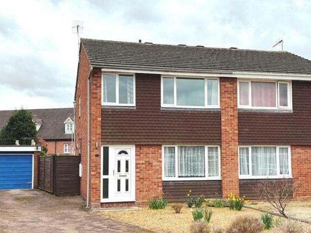 3 Bedroom Semi detached House For Rent In Bidford on avon
