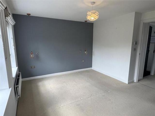 3 bedroom semi detached house for rent in Bircher Way, Hucclecote, Gloucester, GL3