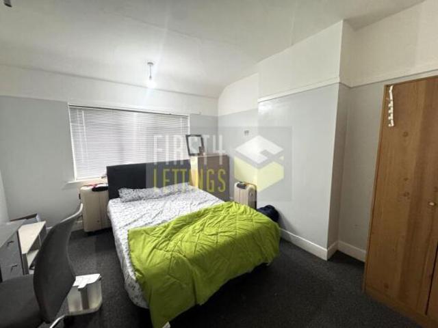 3 bedroom semi detached house for rent in Bonnington Road, Clarendon Park, LE2