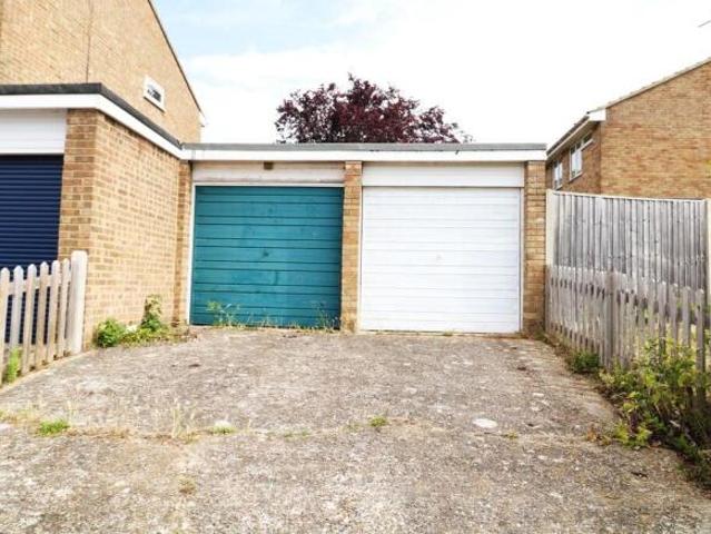 3 bedroom semi detached house for rent in Bonnington Road, Maidstone, ME14