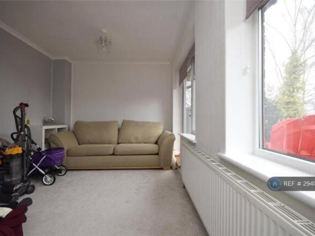 3 bedroom semi detached house for rent in Bowen Close, Cheltenham, GL52