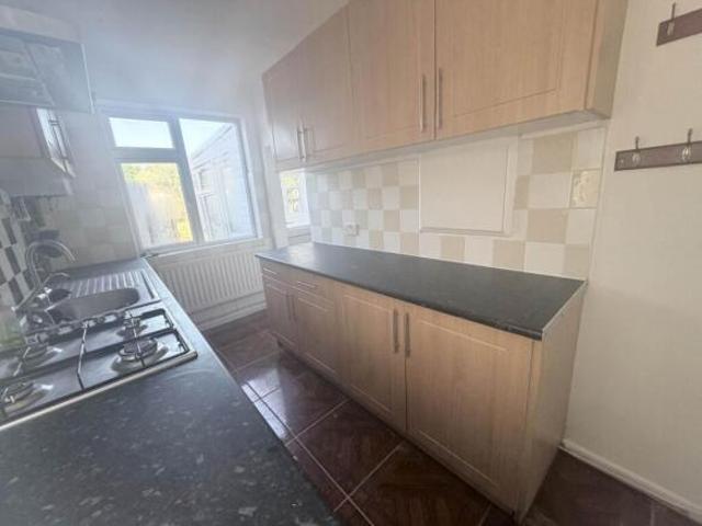 3 bedroom semi detached house for rent in Bowker Street, Willenhall, WV13