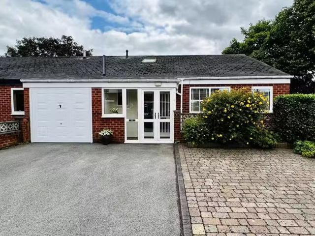3 bedroom semi detached house for rent in Blue Coat Court, Dur.