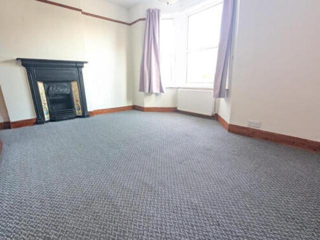 3 bedroom semi detached house for rent in Brougham Road, Worthing, BN11