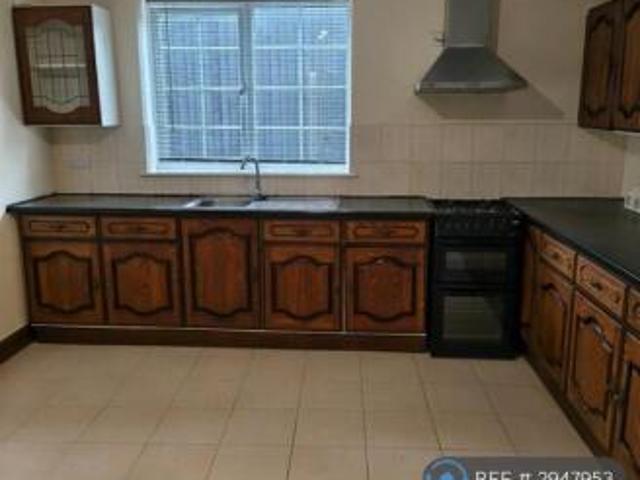 3 bedroom semi detached house for rent in Broadwell Road, Solihull, B92