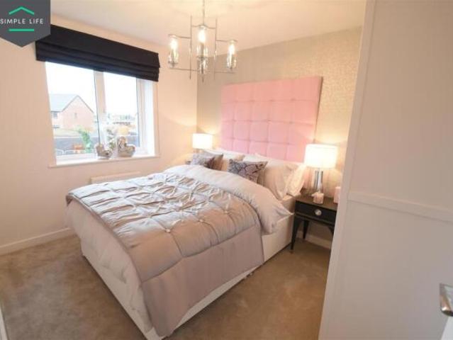3 bedroom semi detached house for rent in Brookfield Drive, Bradford, BD10