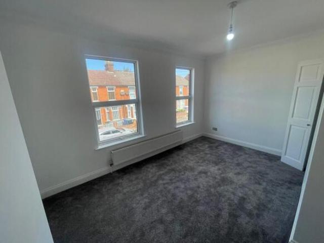 3 bedroom semi detached house for rent in Brooks Hall Road, Ipswich, Suffolk, IP1