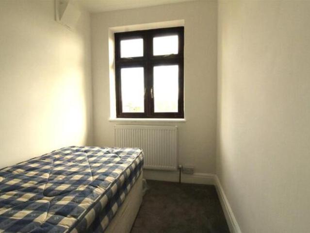 3 bedroom semi detached house for rent in Broomgrove Gardens, Edgware, HA8