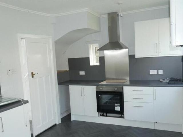 3 Bedroom Semi detached House For Rent In Bradford, West Yorkshire