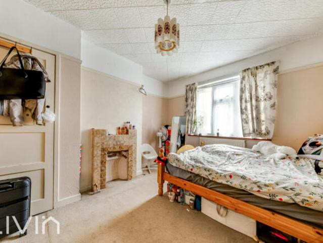 3 bedroom semi detached house for rent in Brading Road, Croydon, CR0