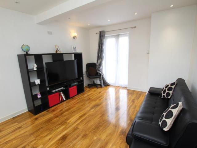 3 bedroom semi detached house for rent in Briar Way Fishponds, BS16