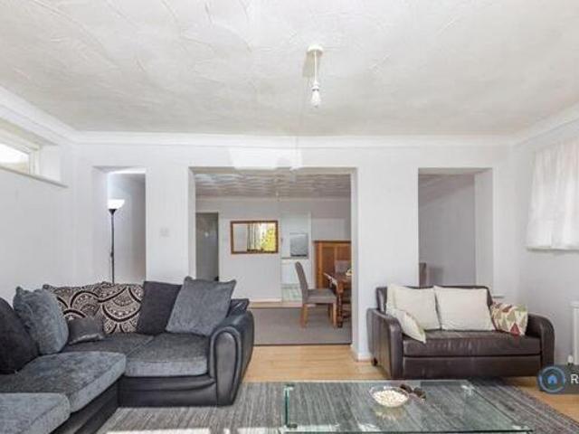 3 Bedroom Semi detached House For Rent In Brighton