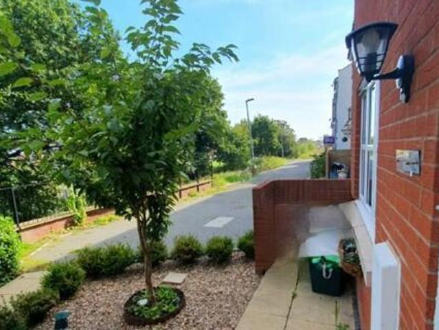 3 Bedroom Semi detached House For Rent In Bristol