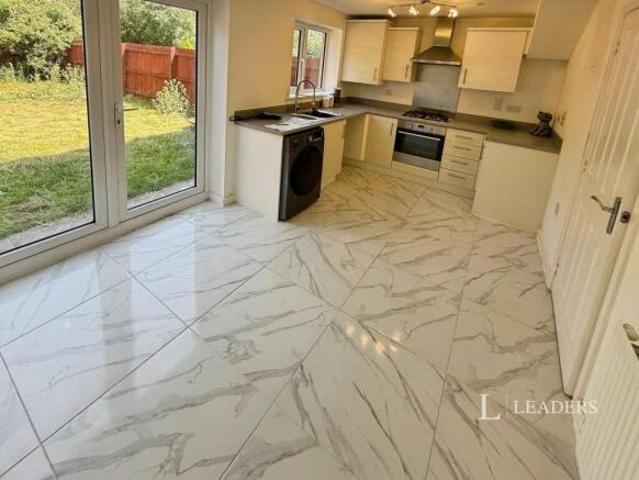 3 bedroom semi detached house for rent in Brutus Close, Stanground South, Peterborough, PE2