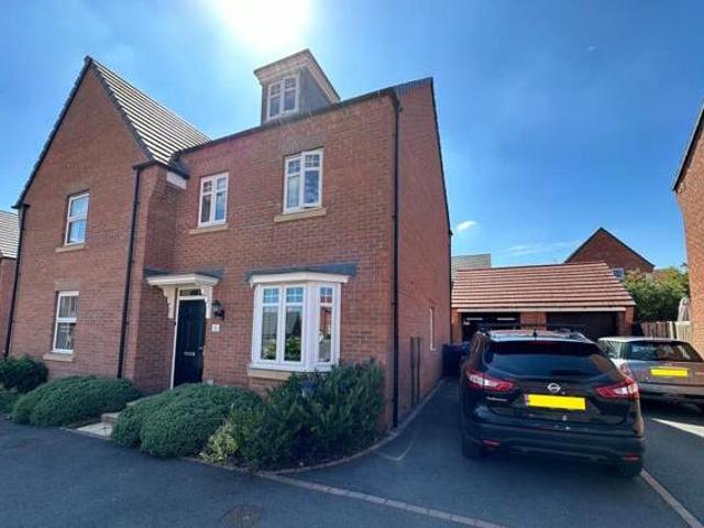 3 Bedroom Semi detached House For Rent In Burton on trent