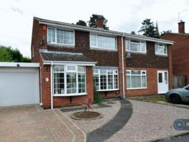 3 Bedroom Semi detached House For Rent In Burton on trent