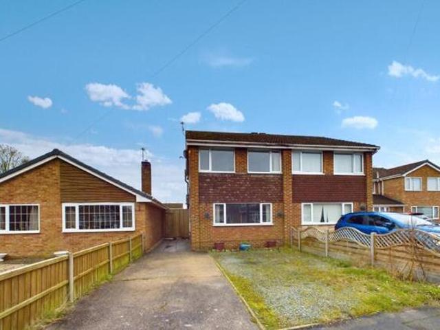 3 Bedroom Semi detached House For Rent In Burton on trent, Staffordshire