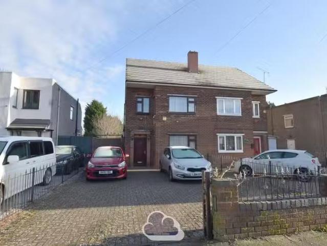3 bedroom semi detached house for rent in Burbages Lane, Coven.