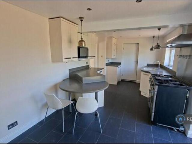 3 bedroom semi detached house for rent in Burnside Close, Harrogate, HG1