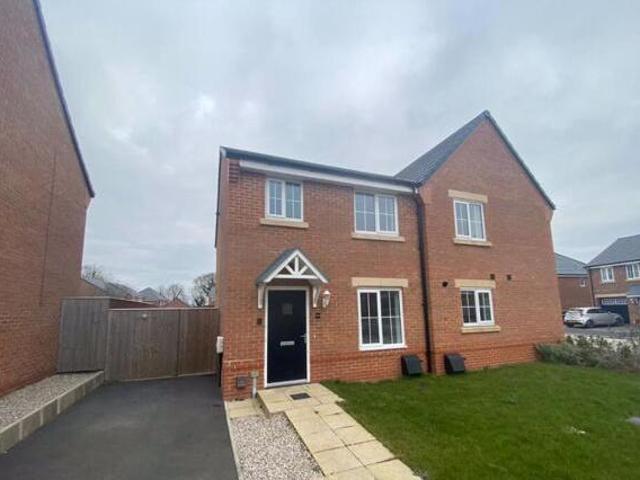 3 Bedroom Semi detached House For Rent In Burscough