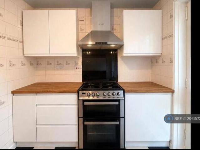 3 bedroom semi detached house for rent in Byerly Place, Milton Keynes, MK14