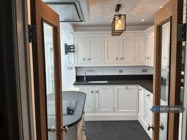 3 bedroom semi detached house for rent in Camden Road, Sevenoaks, TN13