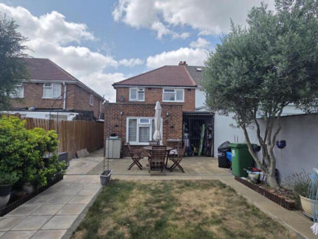 3 bedroom semi detached house for rent in Canterbury Avenue, Slough, Berkshire, SL21EB, SL2