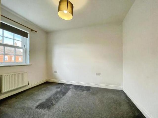 3 bedroom semi detached house for rent in Cantley Road, Great Denham, MK40