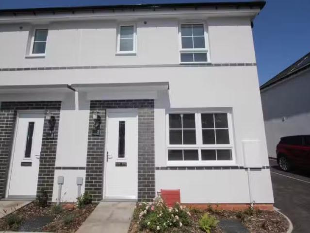 3 bedroom semi detached house for rent in Cae'r Victor, St Ath.