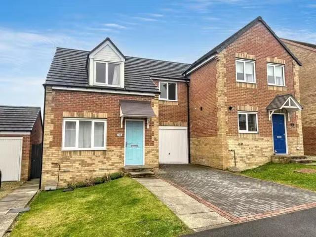 3 bedroom semi detached house for rent in Cain Terrace, Wheatl.