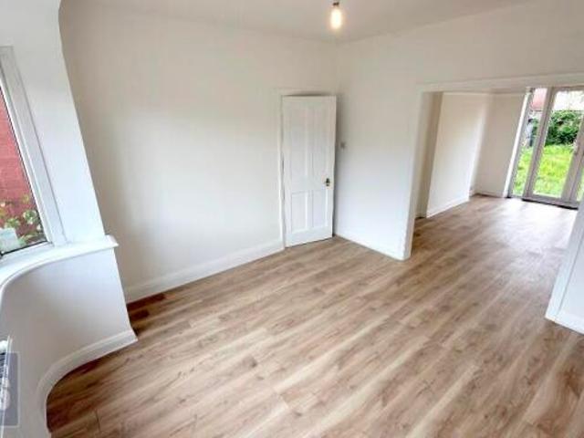 3 bedroom semi detached house for rent in Carter Knowle Road, Sheffield, S7