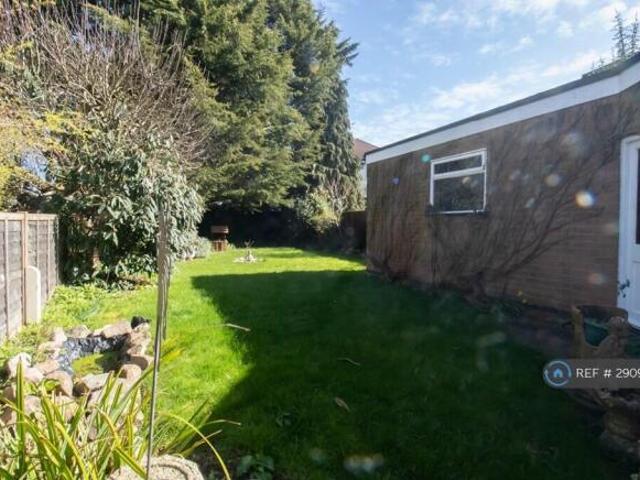 3 bedroom semi detached house for rent in Carisbrooke Road, Leicester, LE2