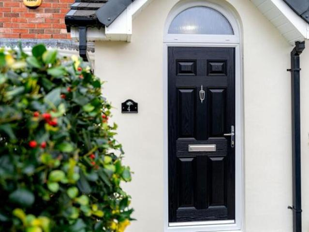 3 bedroom semi detached house for rent in Carnoustie, Bolton, BL3